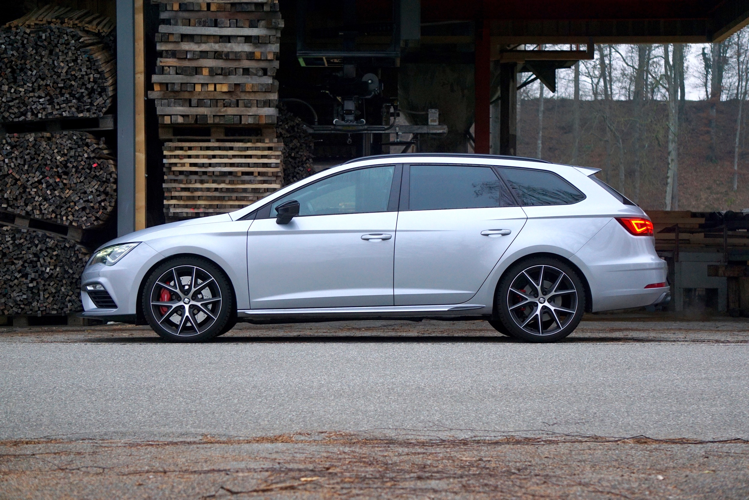 Test Seat Leon Cupra ST 370 | radicalmag