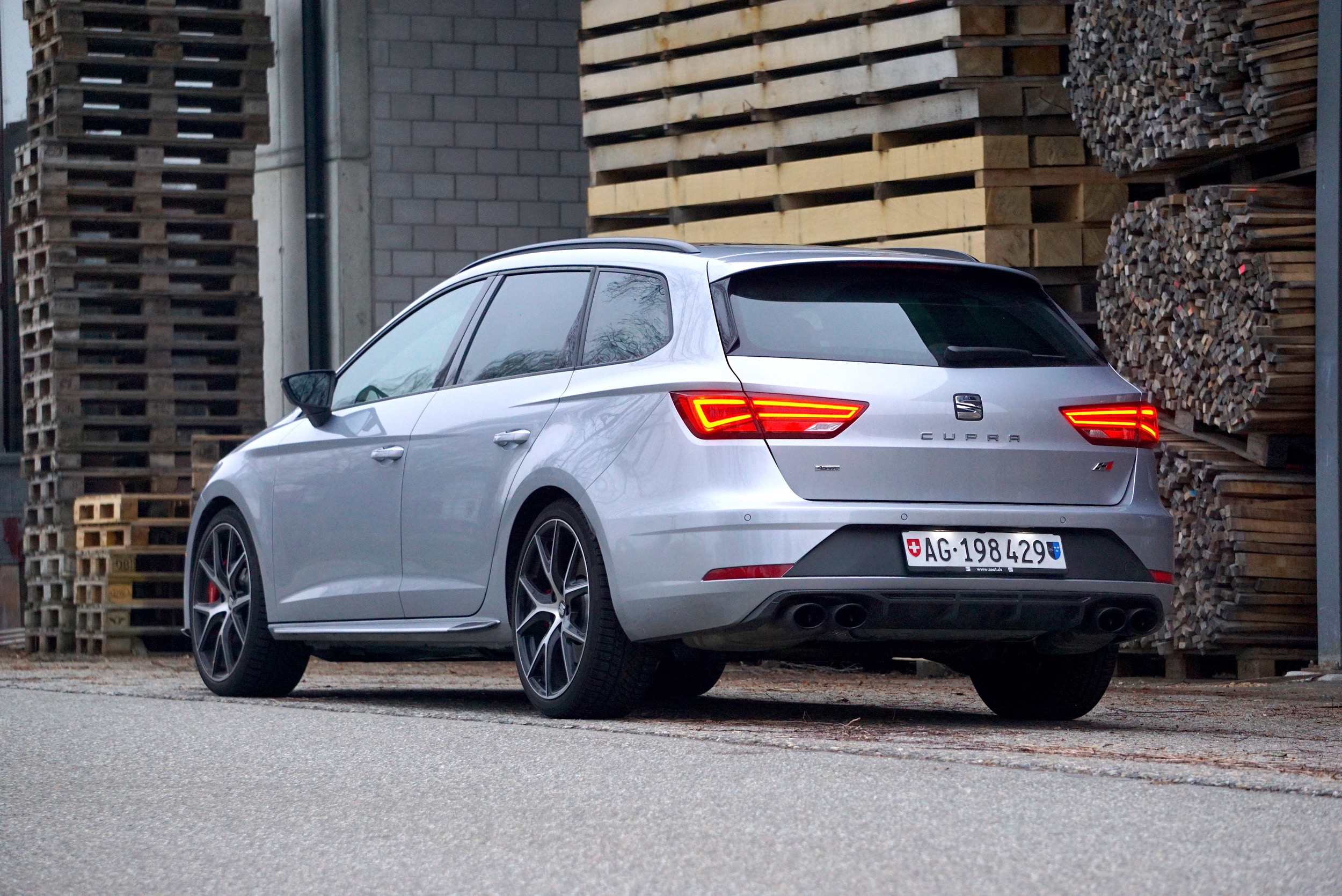 Test Seat Leon Cupra ST 370 | radicalmag