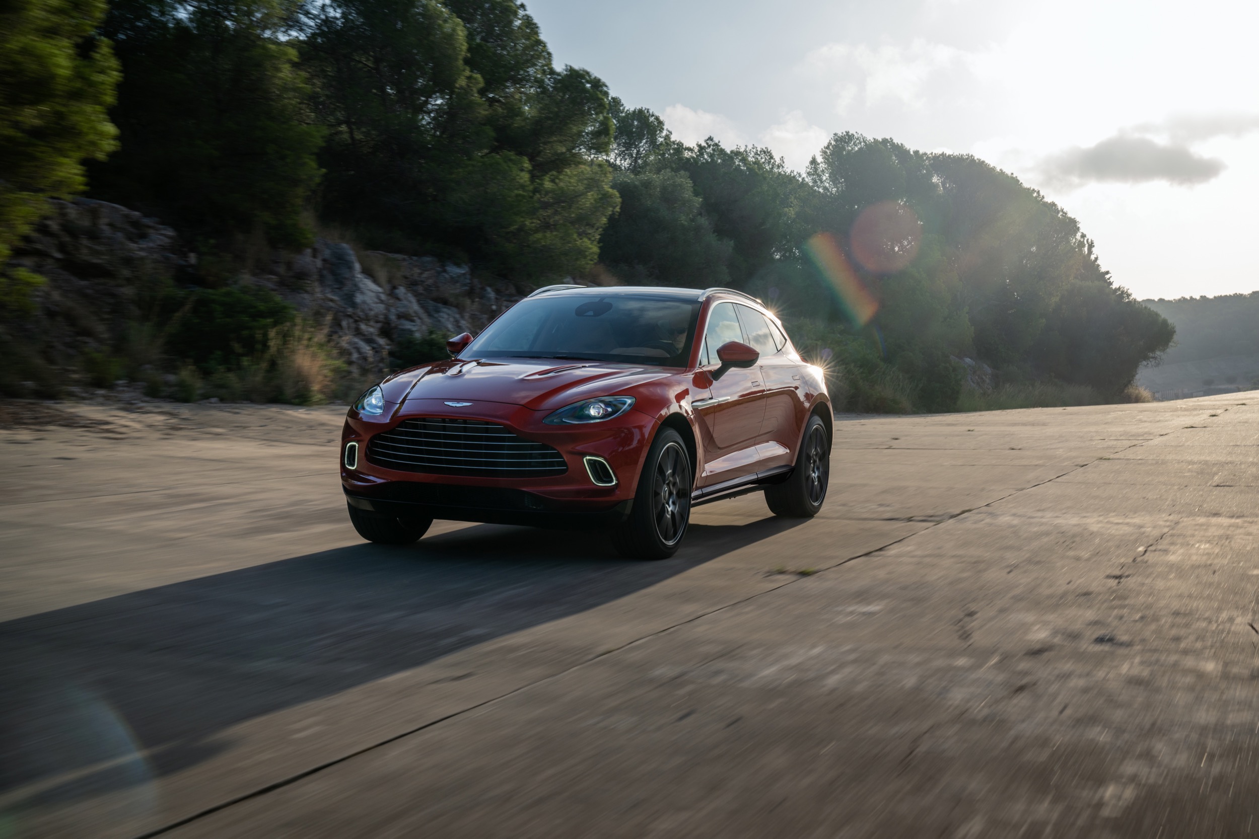 Aston Martin DBX | radicalmag