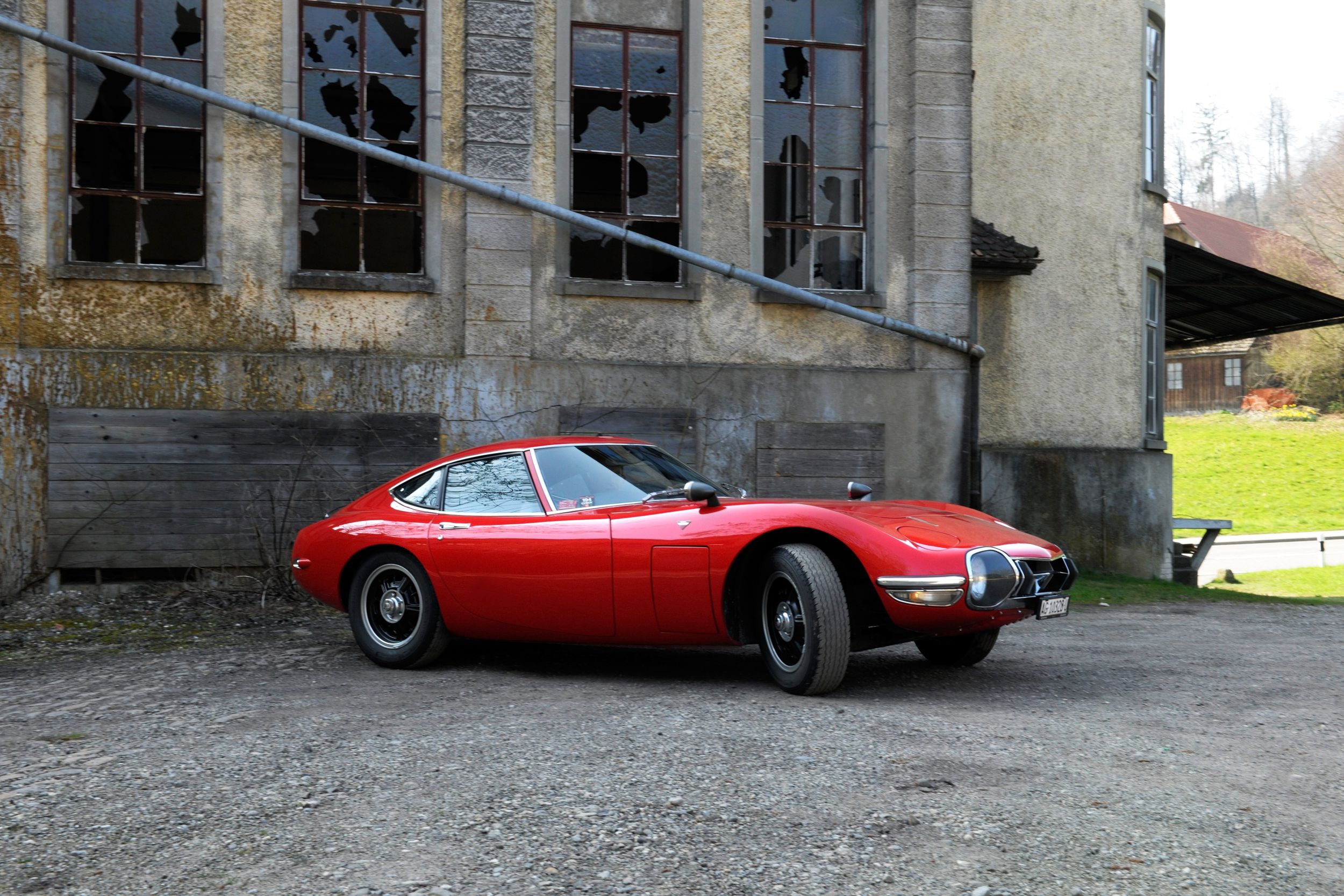 Toyota 2000GT | radicalmag Driving Experience Classics