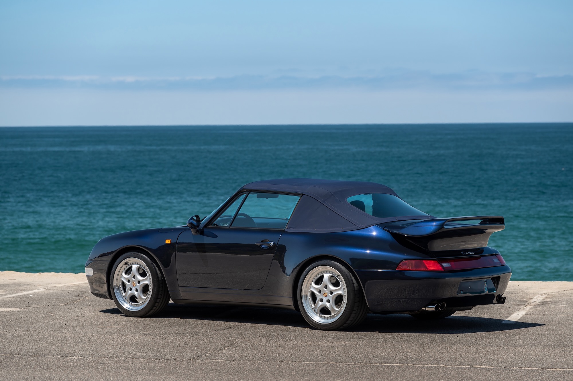 Porsche 911 (993) Turbo Cabriolet | radicalmag Exclusive