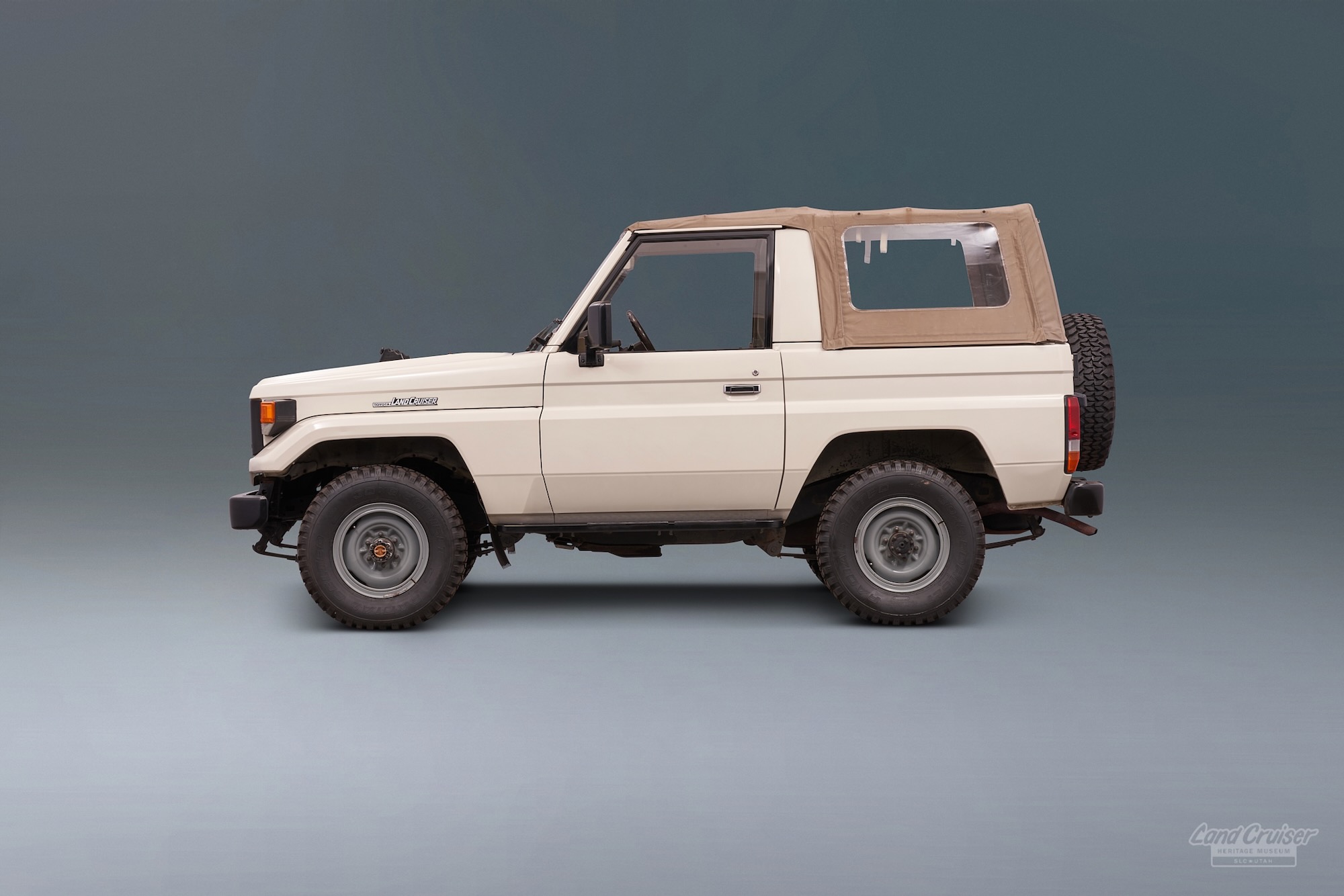 Toyota Land Cruiser (6) | radicalmag Klassiker J7 Kult Off-Road