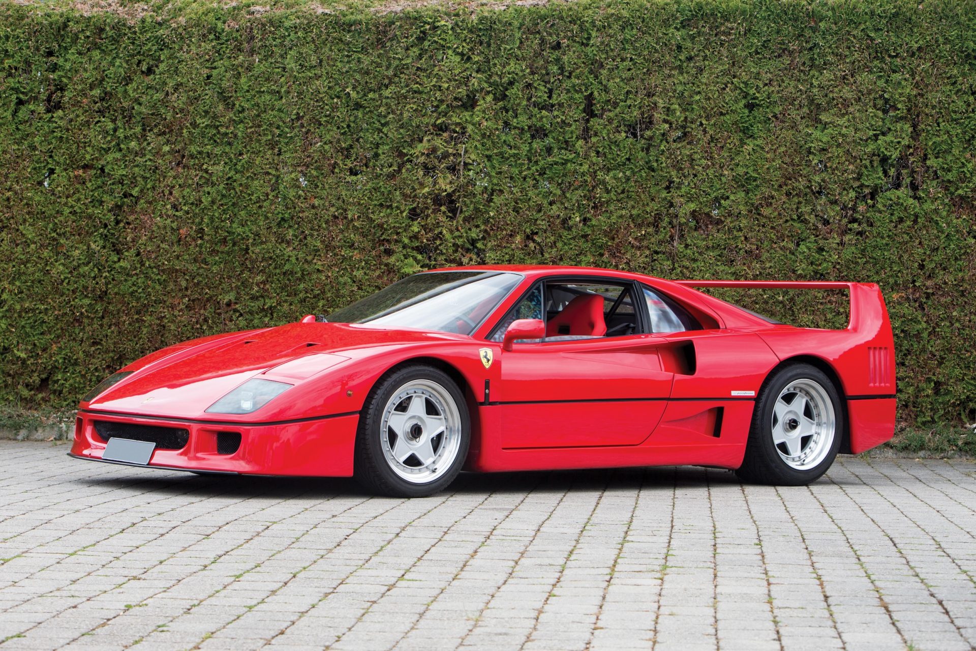Ferrari F40 - #85749 | radicalmag classics