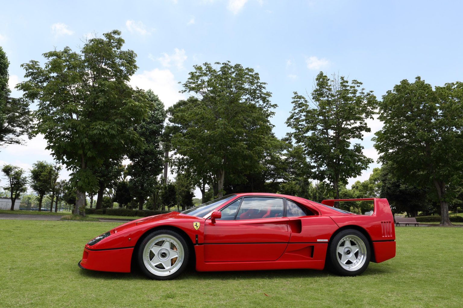 Ferrari F40 – #79763 | radicalmag classics collection