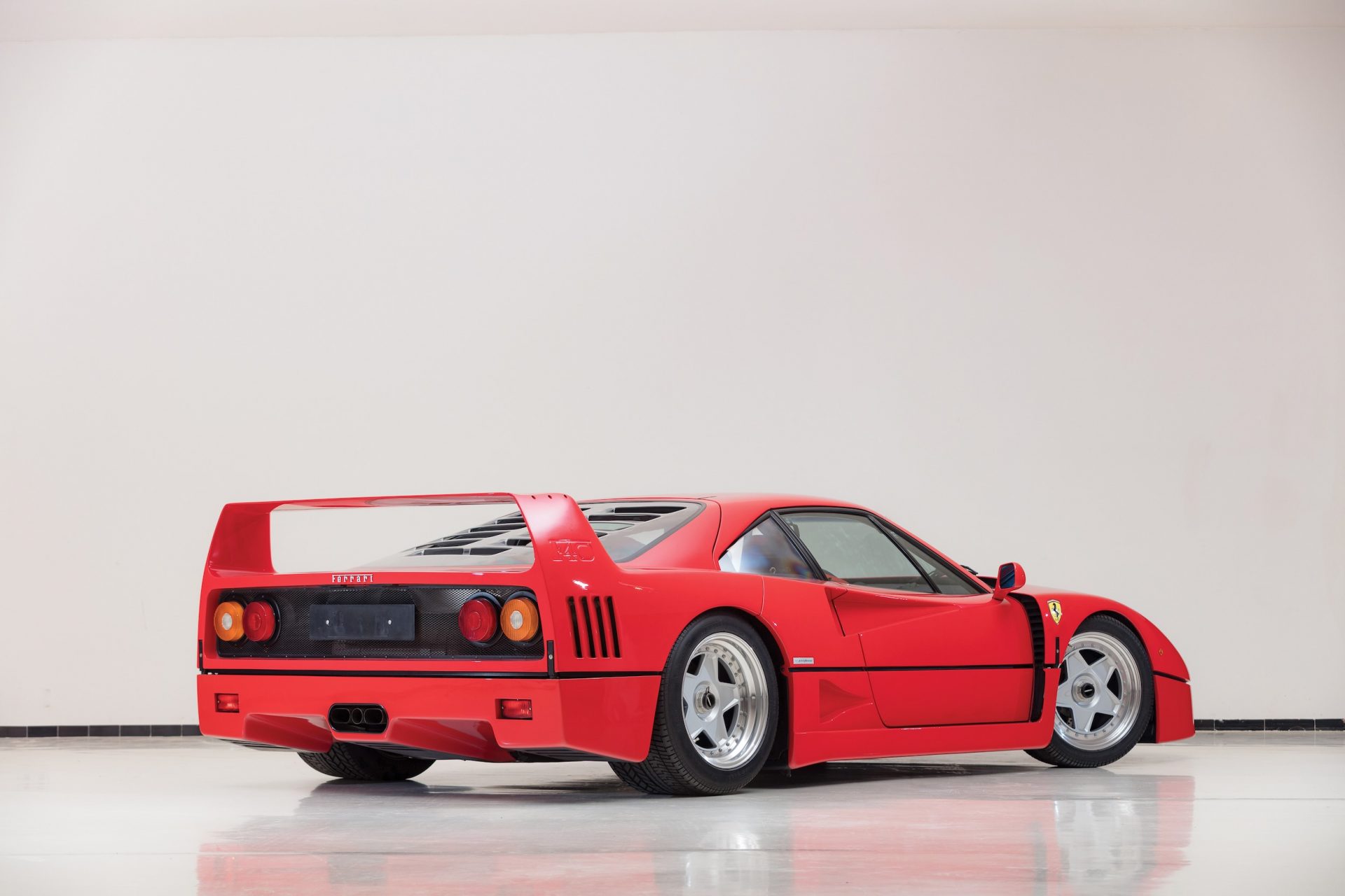 Ferrari F40 - #93710 | radicalmag classics