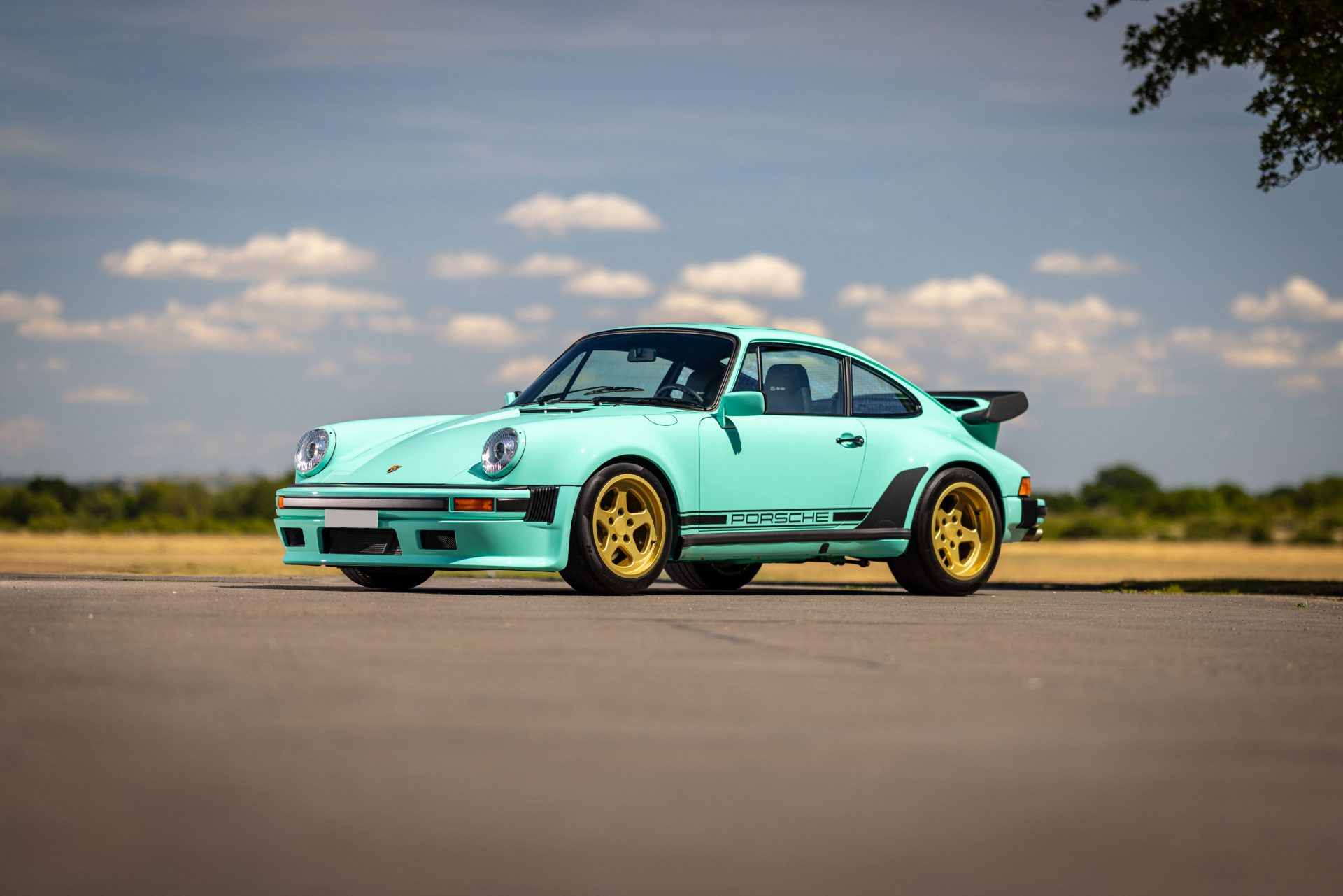 Lanzante-Porsche 911 TAG Turbo | radicalmag Restomod