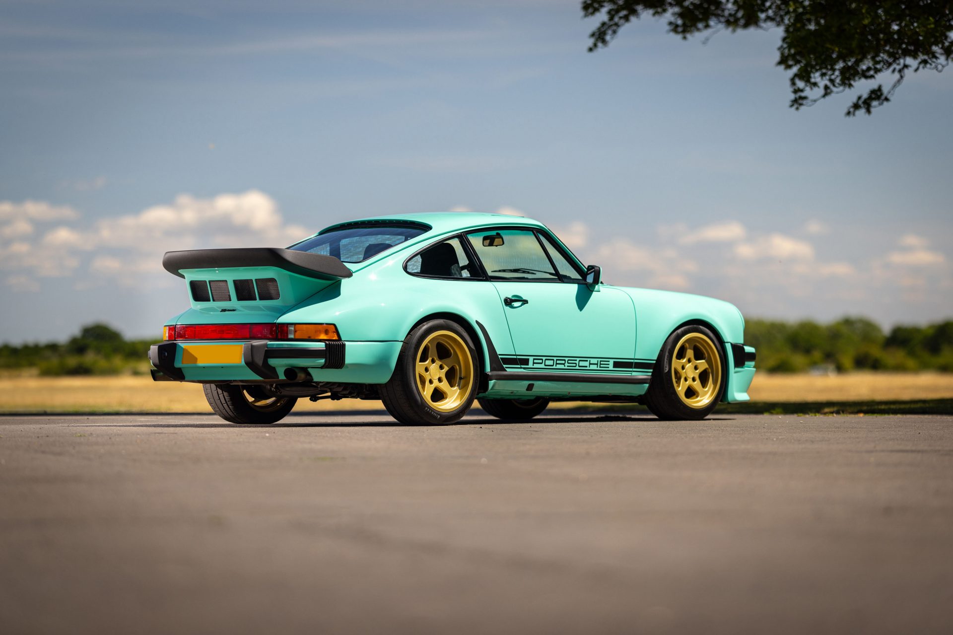 Lanzante-Porsche 911 TAG Turbo | radicalmag Restomod